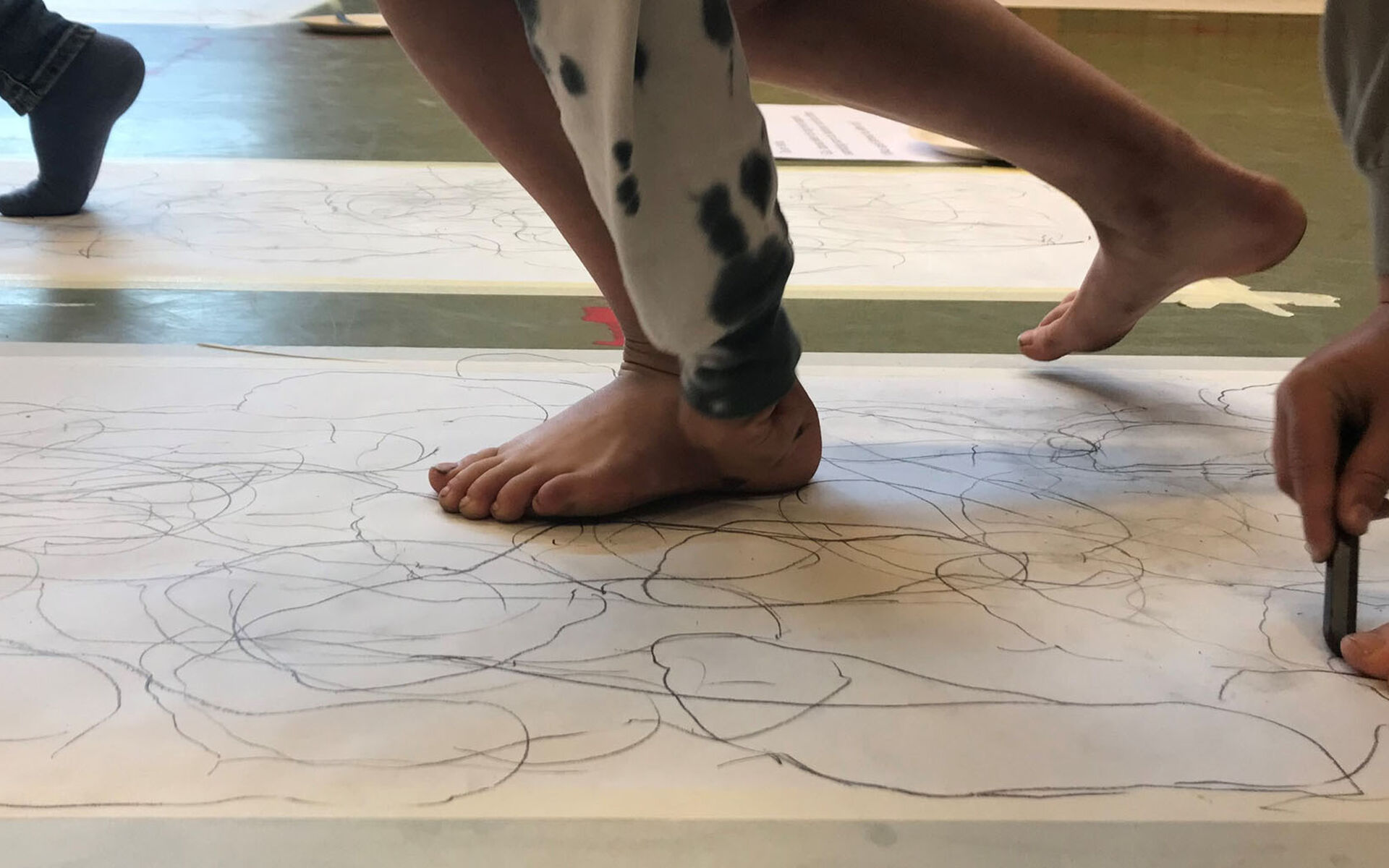 Teckningsgympa ﻿– teckna med hela kroppen! | Nationalmuseum